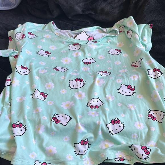 Hello Kitty | Intimates & Sleepwear | Hello Kitty Daisy Pajama Set ...